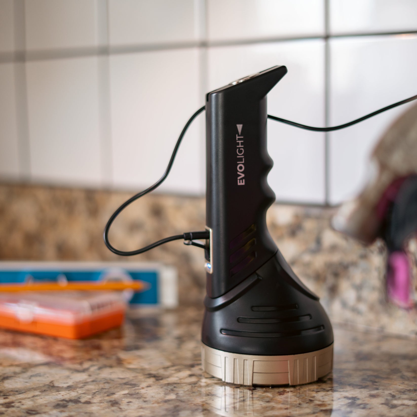 Rechargeable Flashlight with Power Bank | 800 Lumen Light - EVOLight